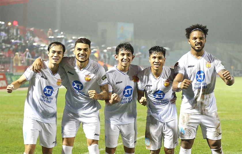 Đồ đá bóng tự thiết kế theo yêu cầu - Miễn phí! - Saigon Uniform